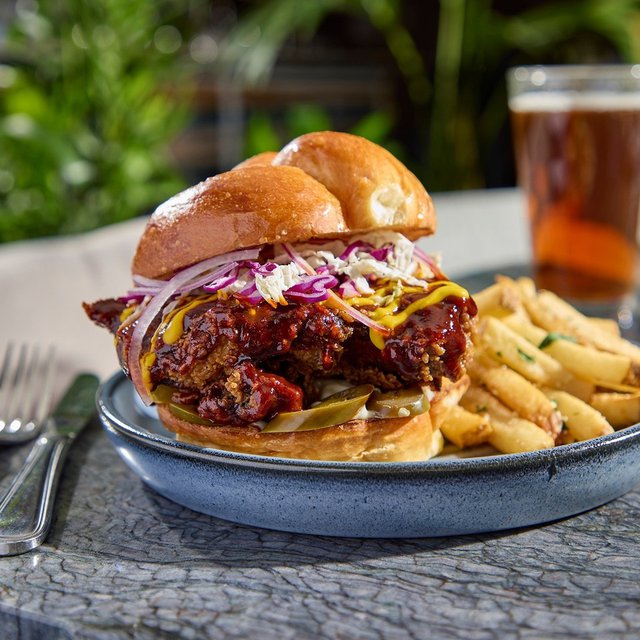 Fora Chicago │ Globally inspired restaurant and patio in Fulton Market